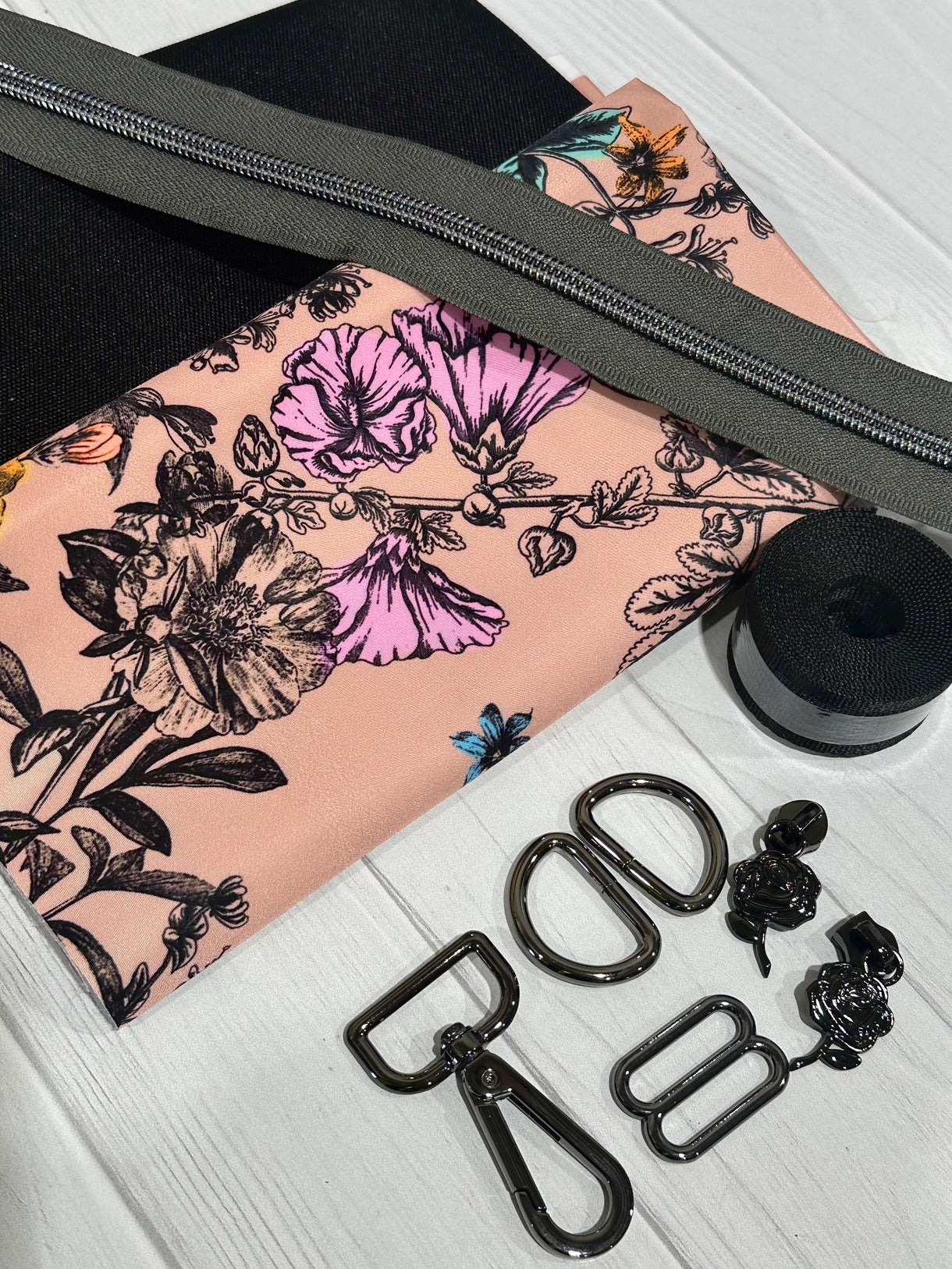 Bag Kit : The Mini Traveler Sling by Kandou Patterns – Wonderground Fabrics