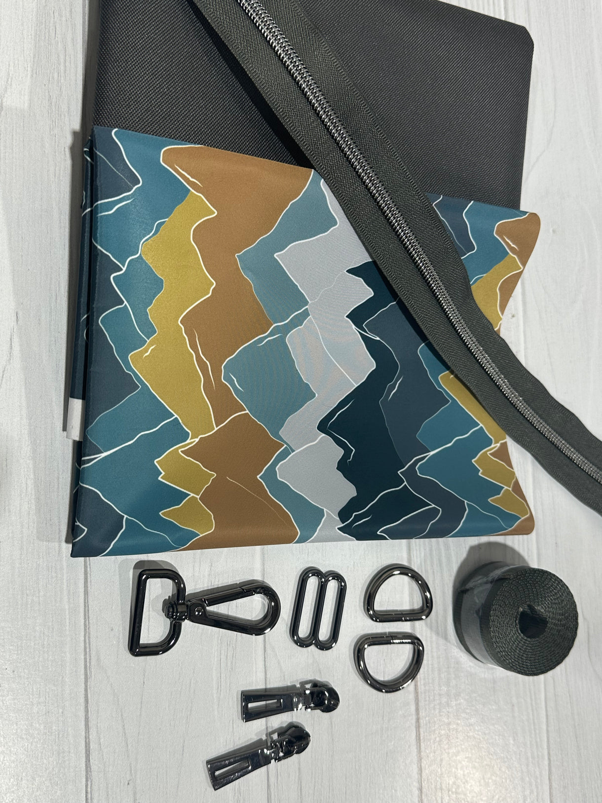 Bag Kit : The Mini Traveler Sling by Kandou Patterns – Wonderground Fabrics